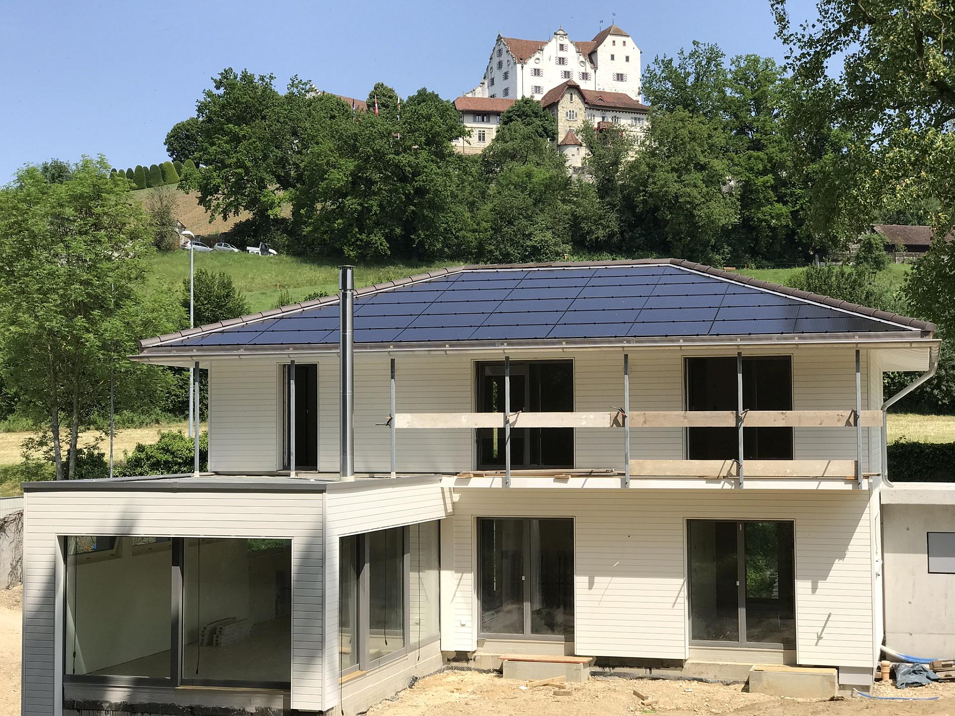 Photovoltaikanlage Indach Wildegg - massgefertigt (2)